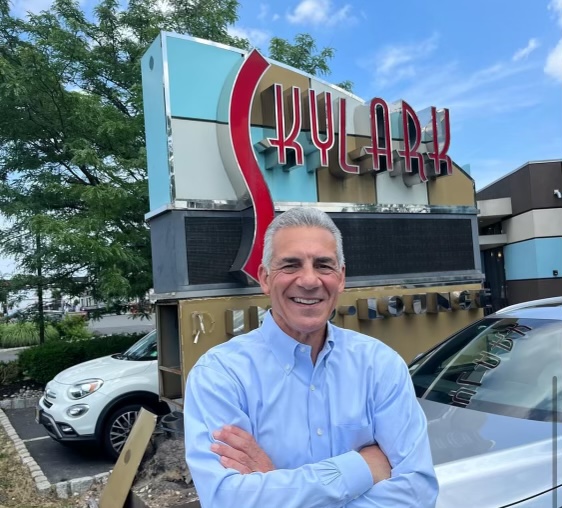 Ciattarelli Connects with Community at Skylark Diner Stop Edison